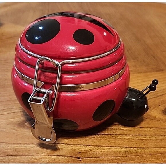 Boston Warehouse | Kitchen | Bw Boston Warehouse Ceramic Ladybug Clamp ...